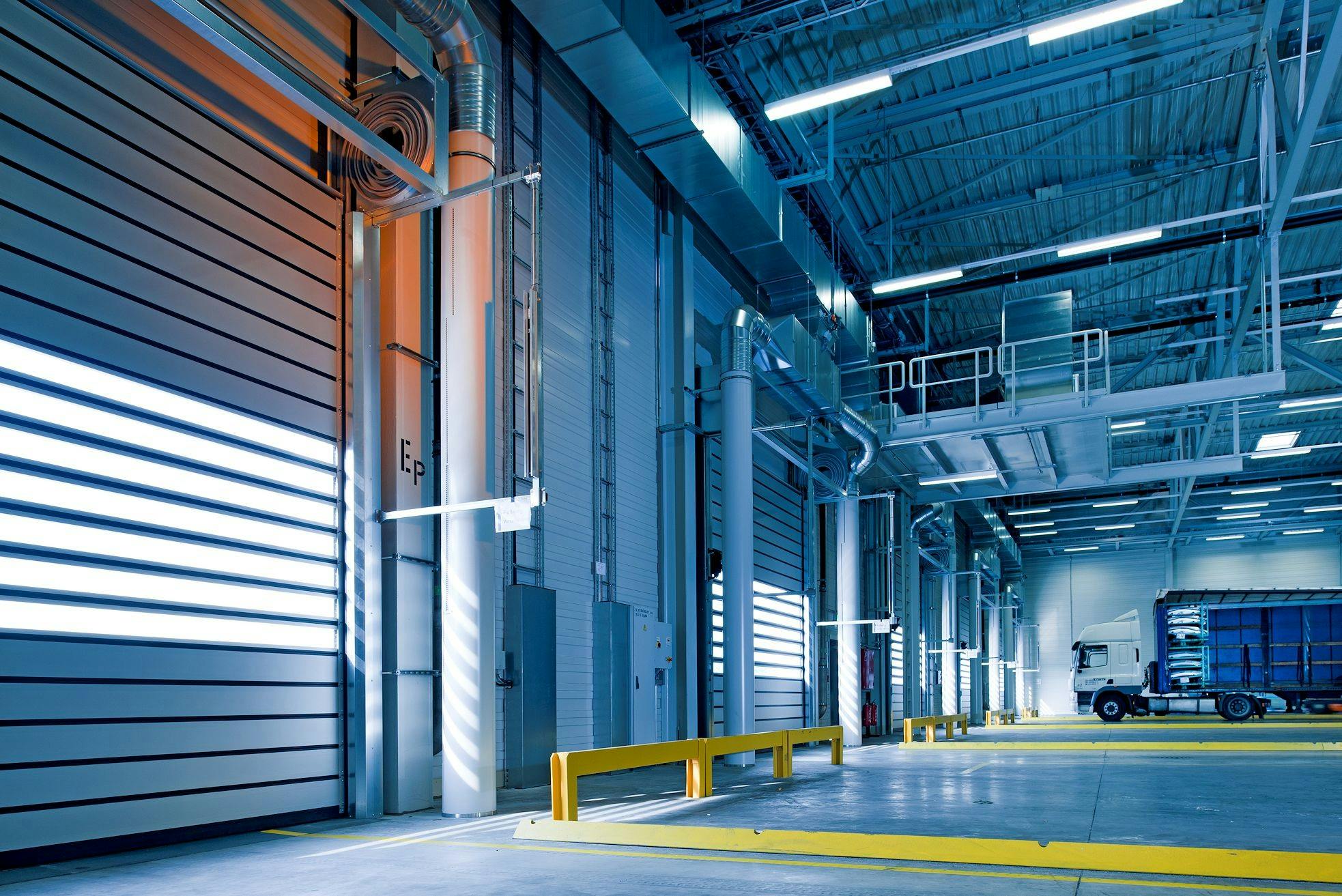 What Is a Distribution Warehouse? Definition, Functions & Benefits